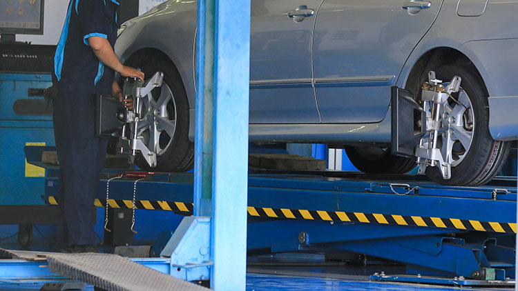 Avoiding Wheel Alignment Issues | Speedy Apollo Auto Service